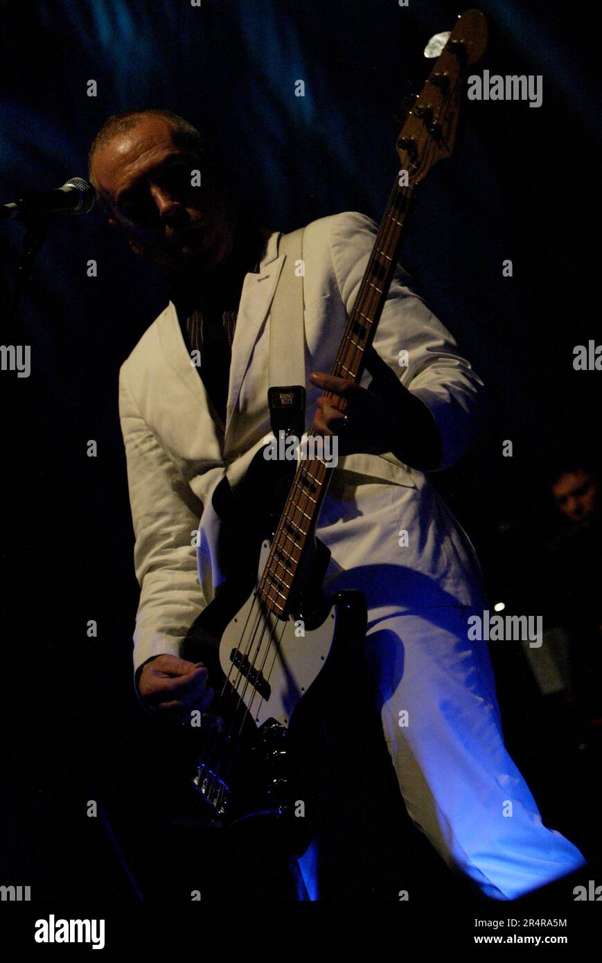 Crowded House commence a world tour with a performance at Sydney ...