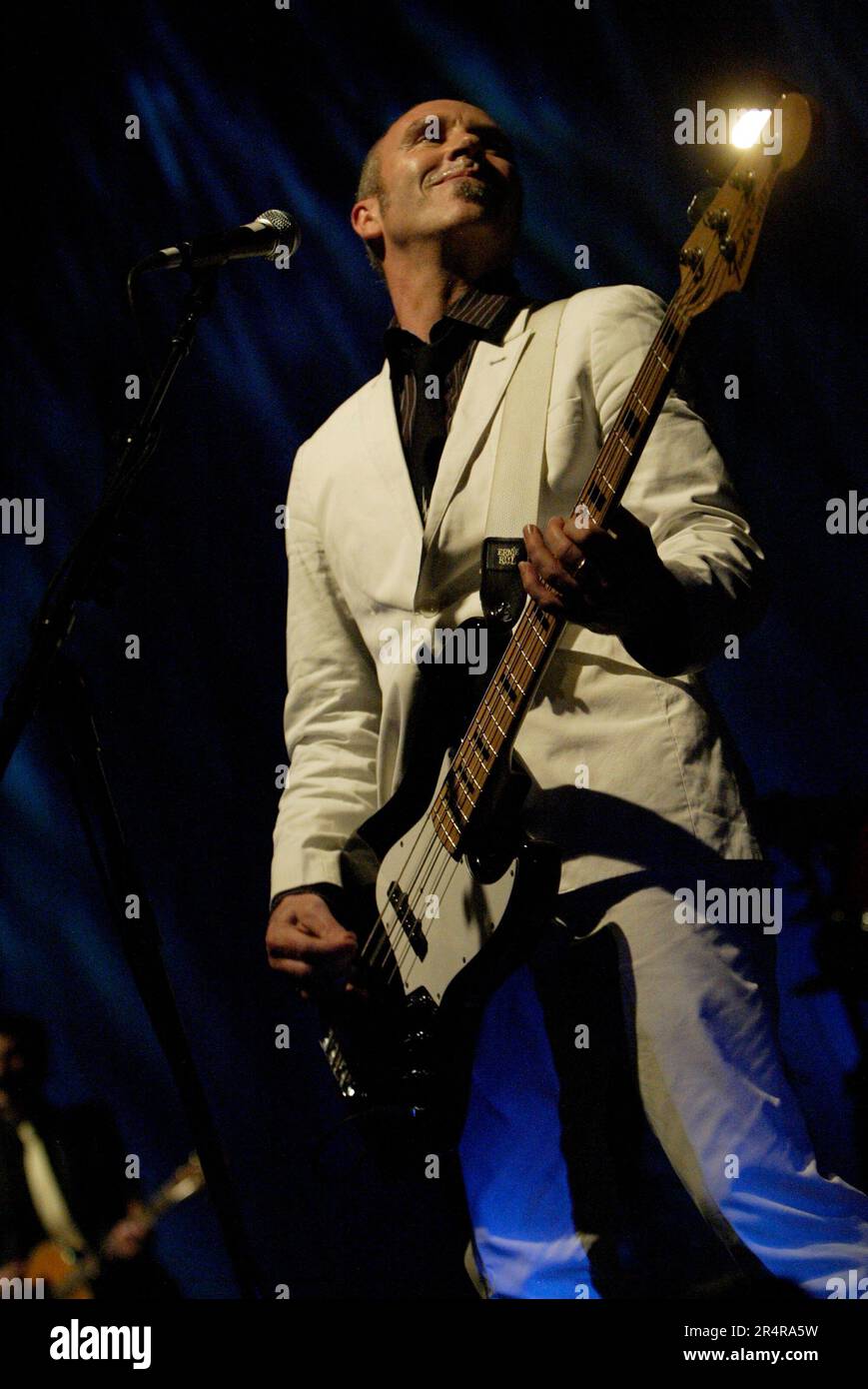 Crowded House commence a world tour with a performance at Sydney ...