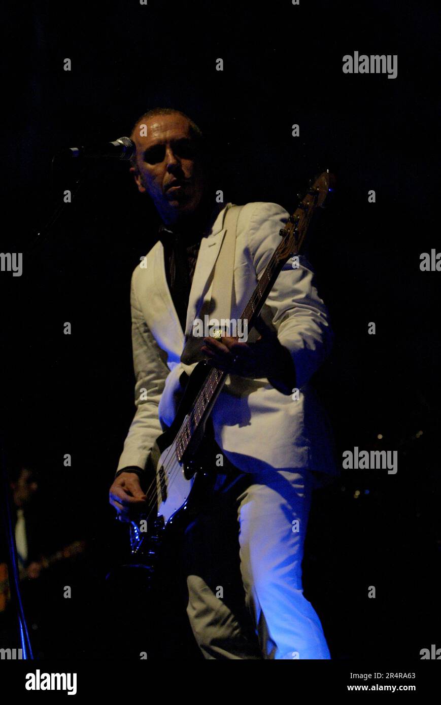 Crowded House commence a world tour with a performance at Sydney ...