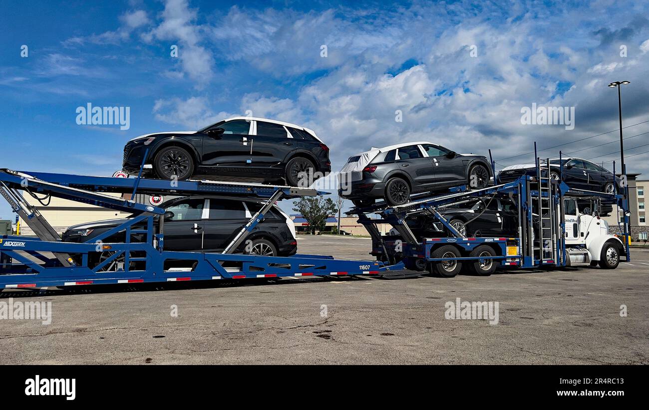 All electric suvs hi-res stock photography and images - Alamy