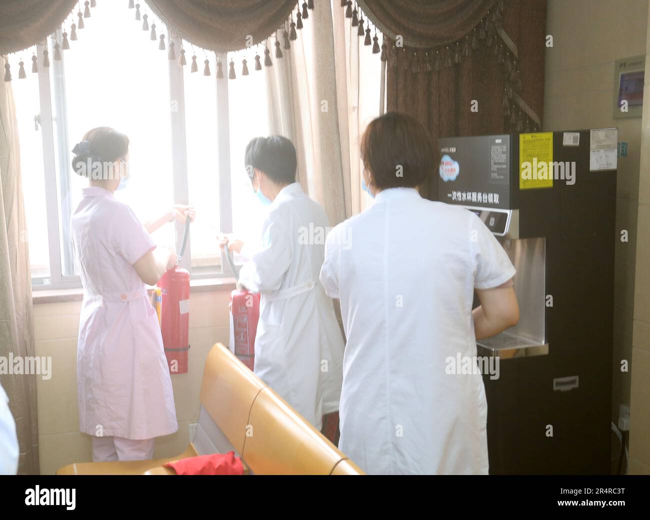 Hospital fire drill hi-res stock photography and images - Alamy