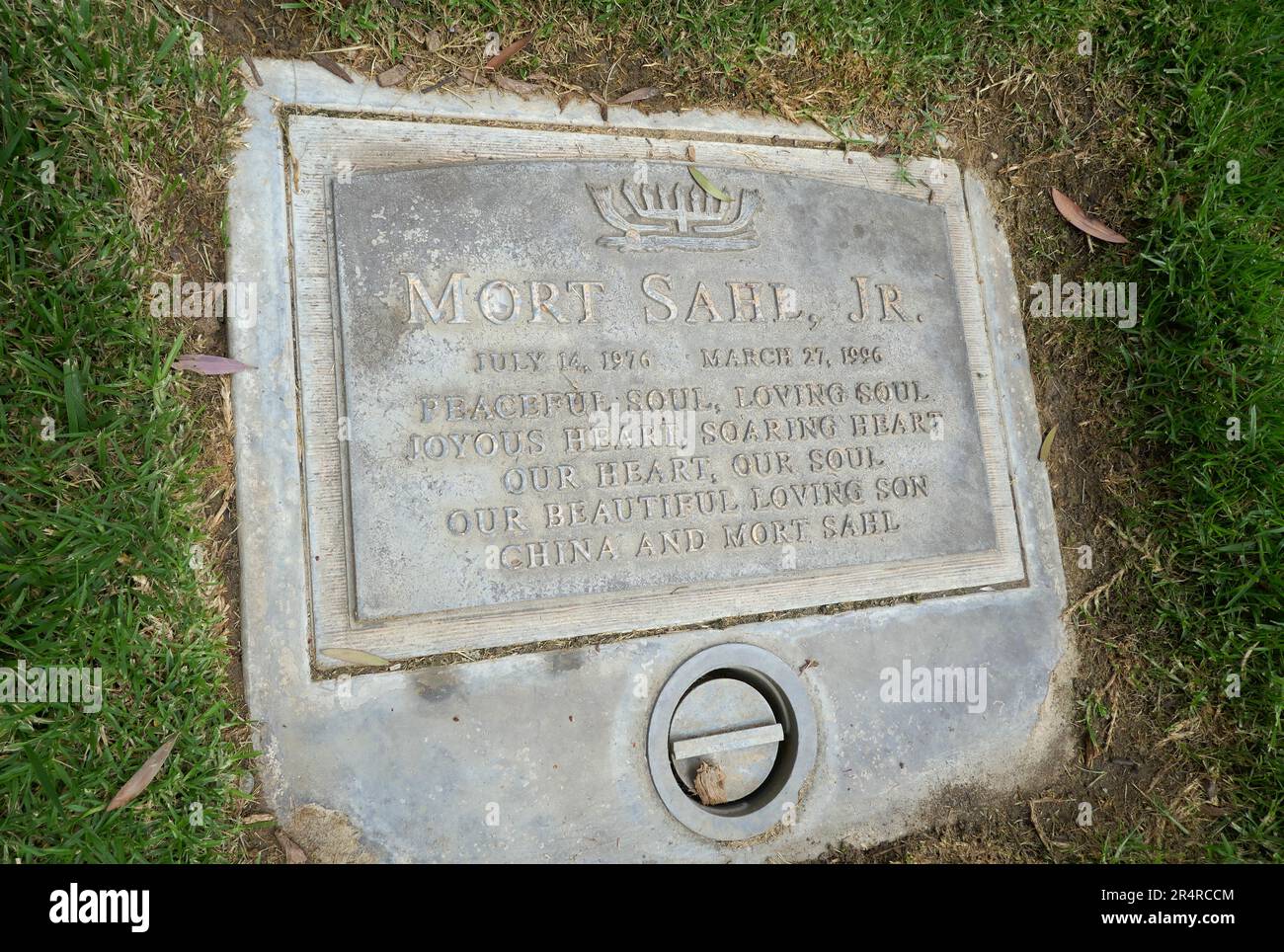 Los Angeles, California, USA 24th May 2023 Mort Sahl Jr. Grave and Actor/comedian Mort Sahl Sr ...