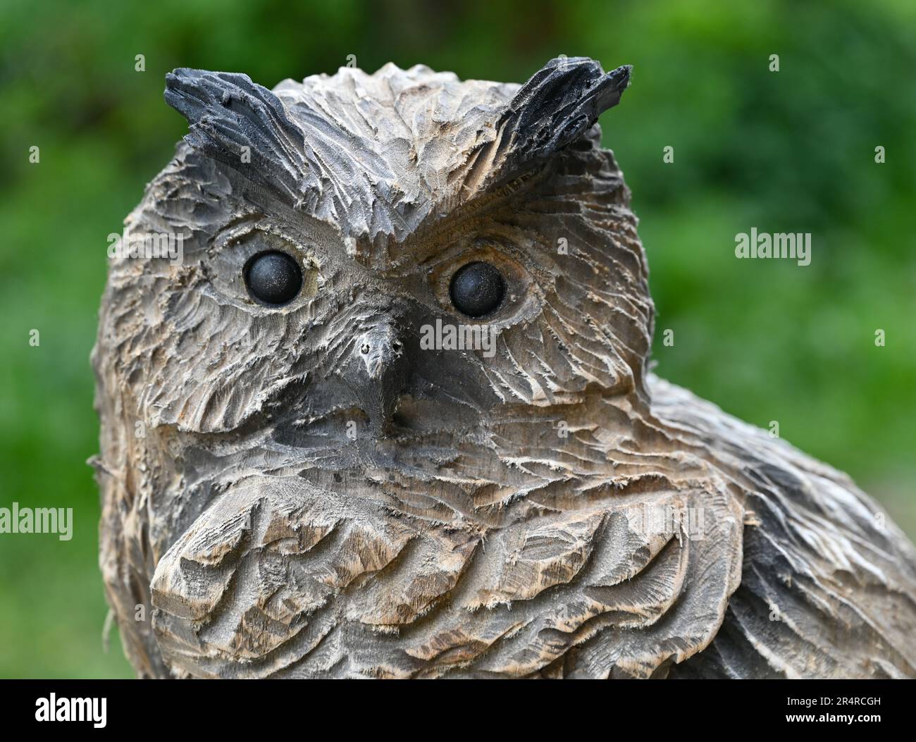 Heinersdorf, Germany. 23rd May, 2023. An eagle owl made of wood by ...