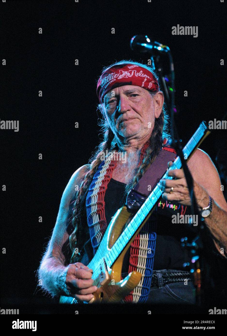 Robin virtuoso headless guitar hi-res stock photography and images - Alamy