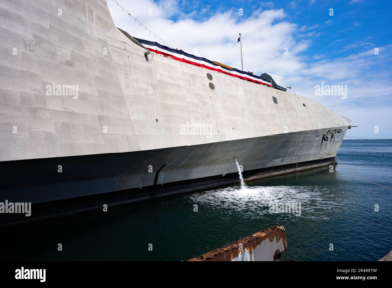 Starboard bow of the USS CINCINNATI (LCS-20 Stock Photo - Alamy
