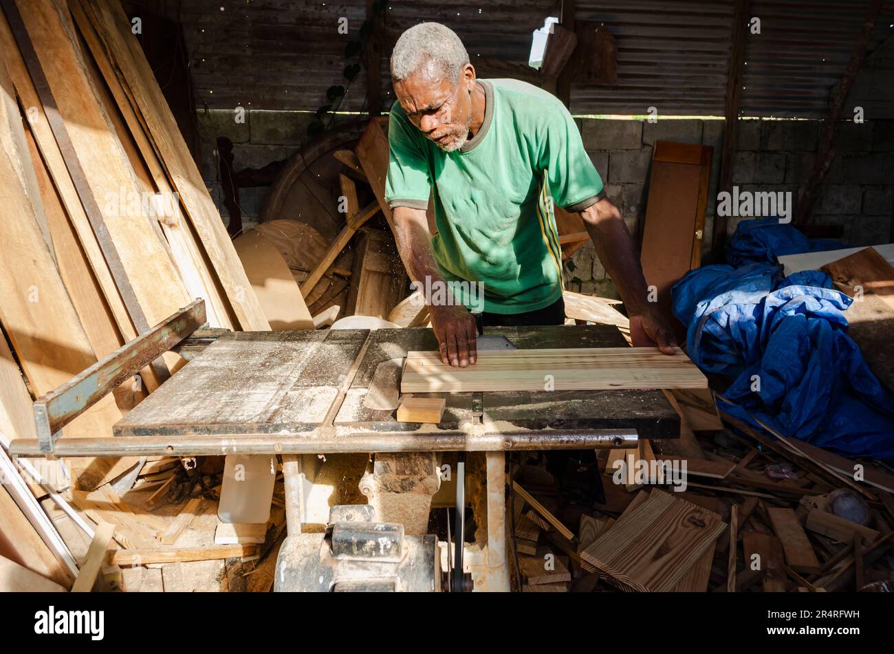 Sawing table hi-res stock photography and images - Alamy