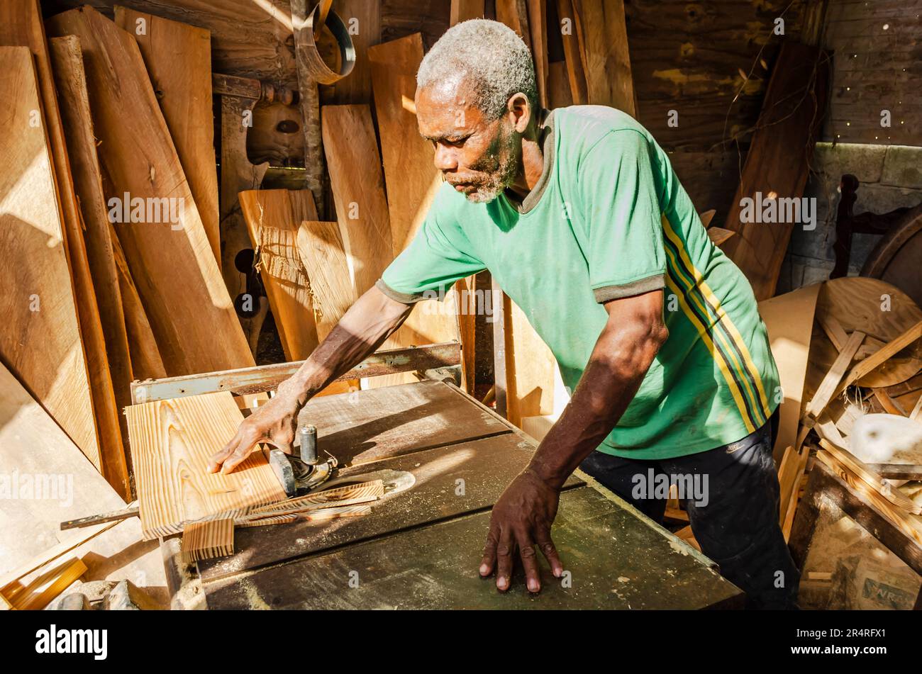 Male carpenter working electric hi-res stock photography and images - Alamy