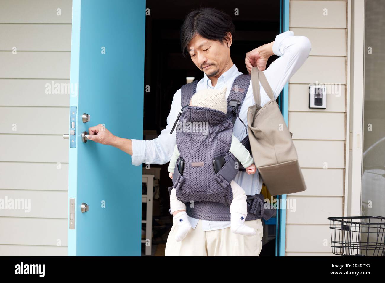 Japanese father and newborn Stock Photo - Alamy