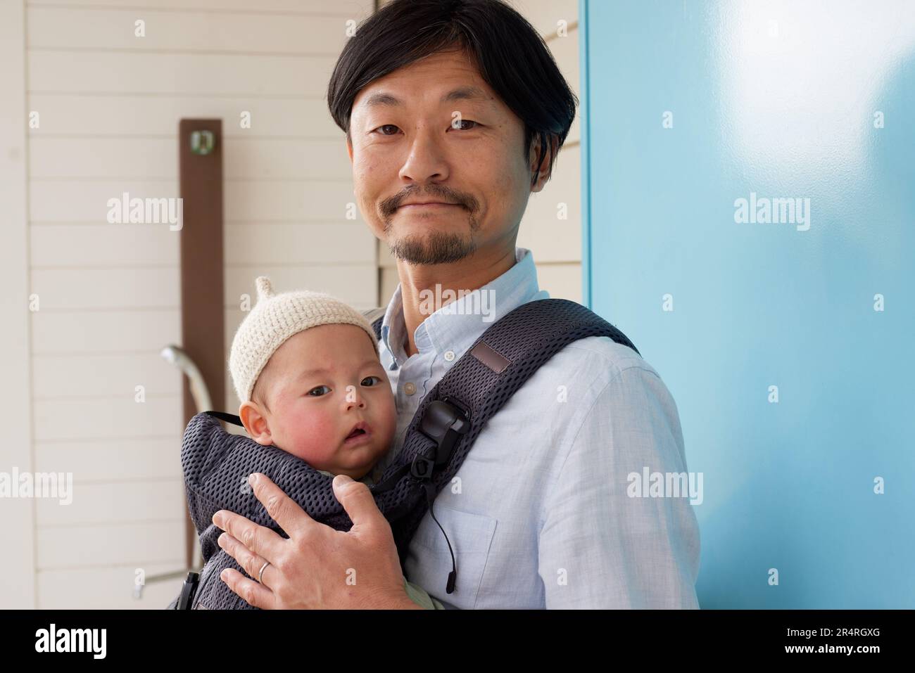 Japanese father and newborn Stock Photo - Alamy