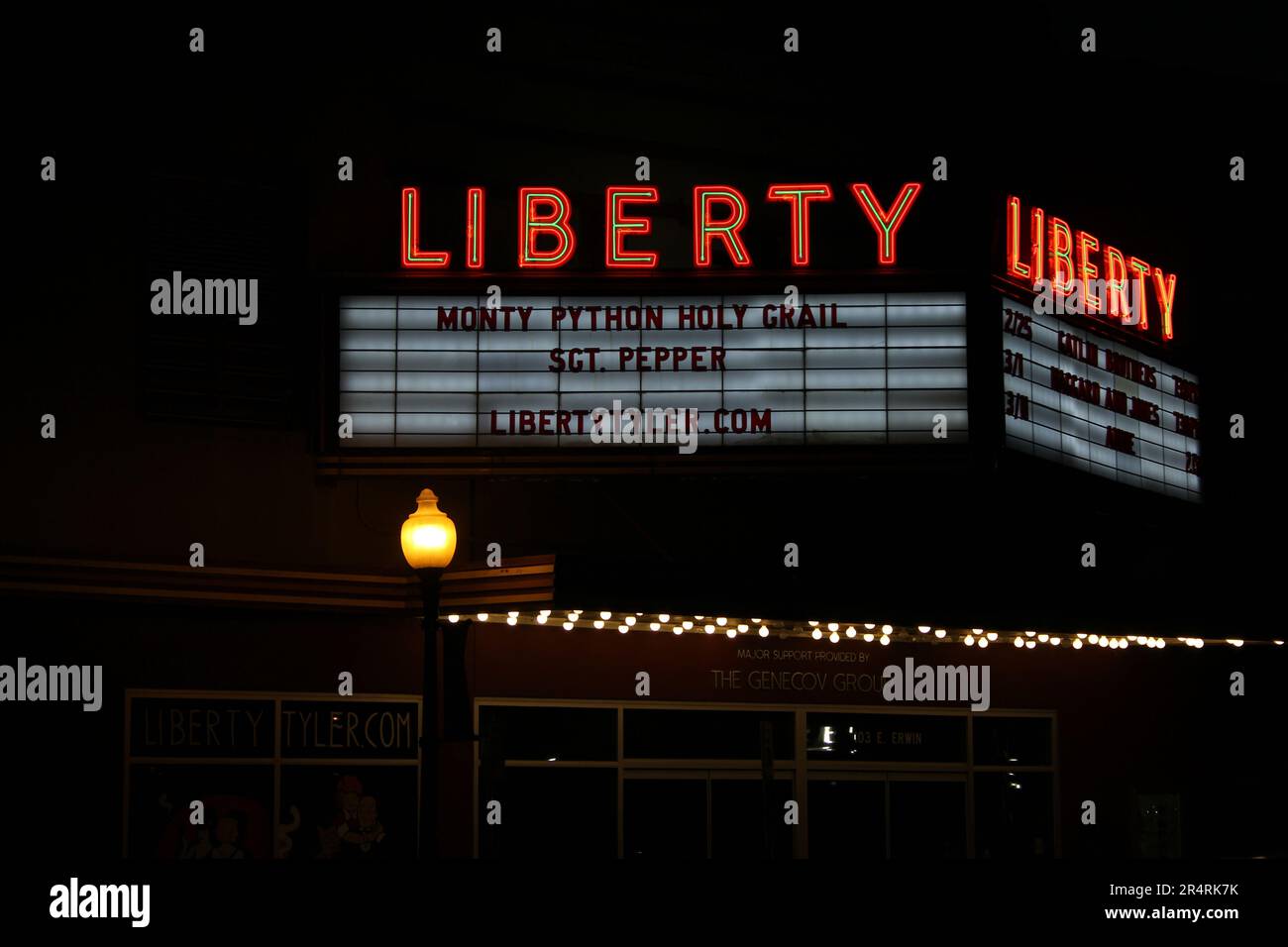 Tyler, TX - March 3, 2023: Historic Downtown Tyler vintage neon Liberty ...