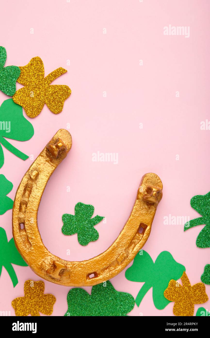 Bright shamrocks green clovers hi-res stock photography and images - Alamy