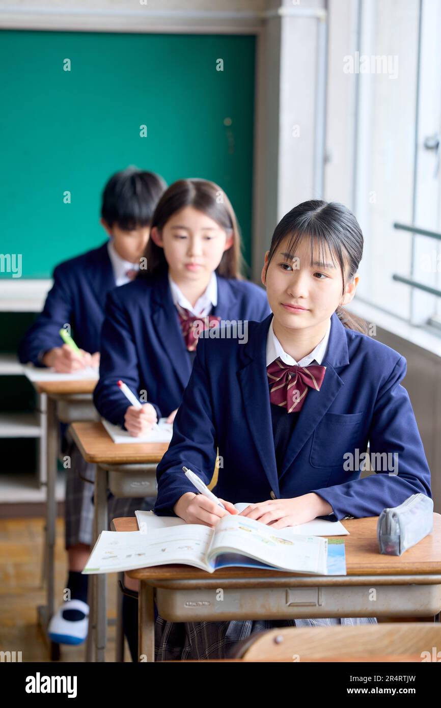 Japanese kids studying Stock Photo - Alamy