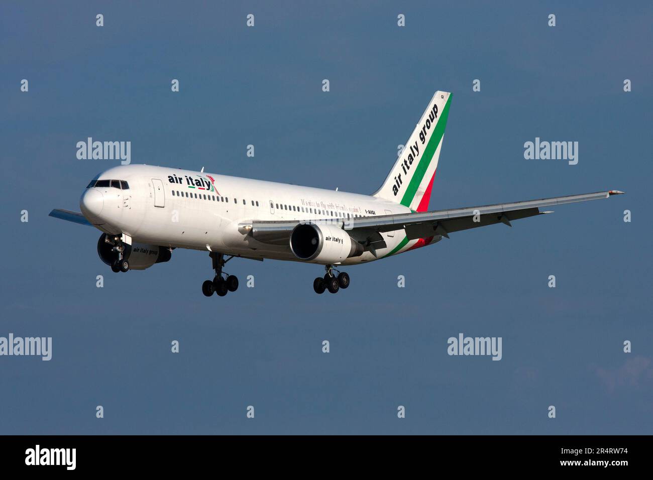 Air Italy Boeing 767-23B-ER (REG: I-AIGI) coming in for landing runway ...