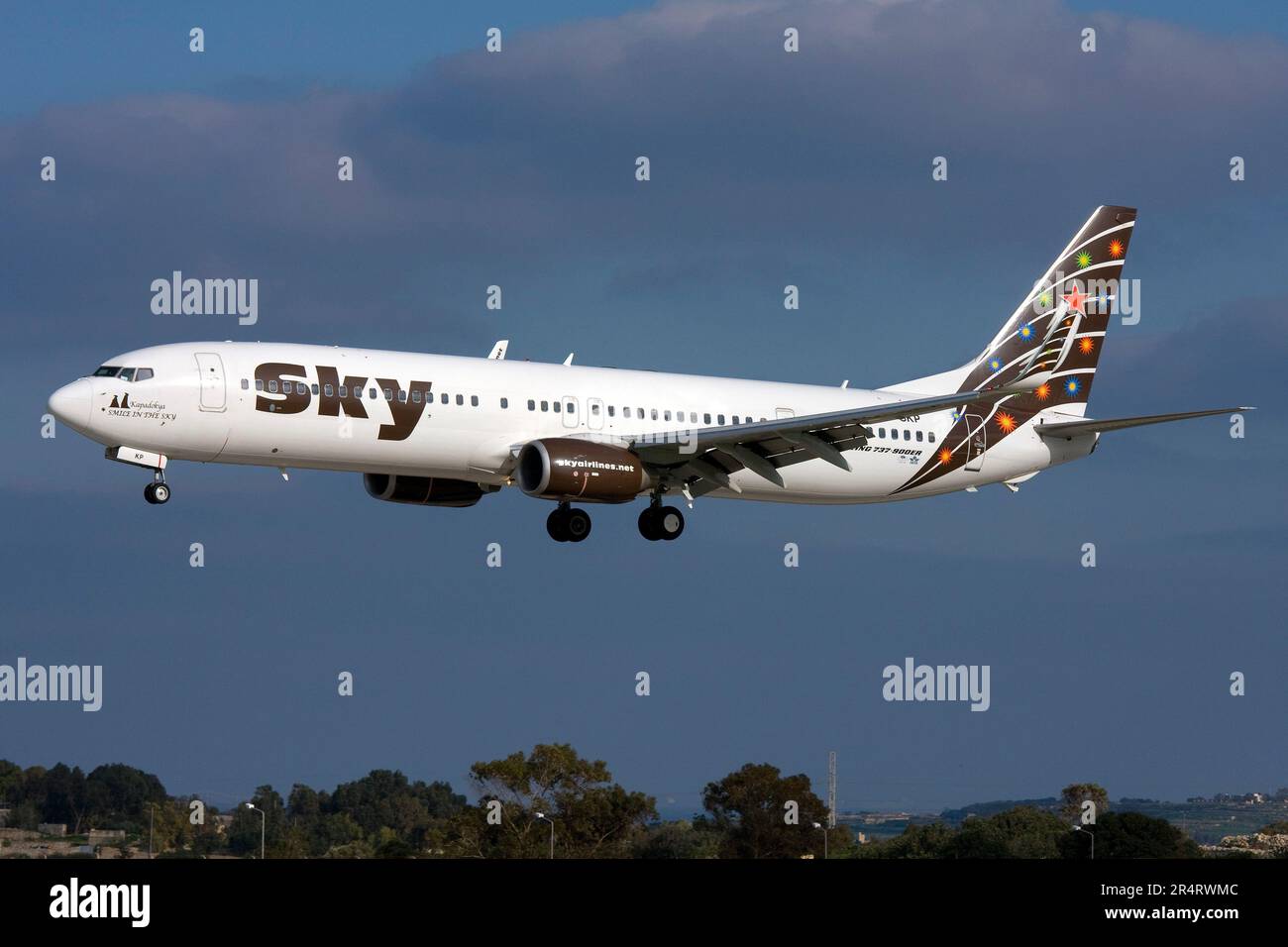 Sky Airlines Boeing 737-94X-ER (REG: TC-SKP) landing runway 31 Stock ...