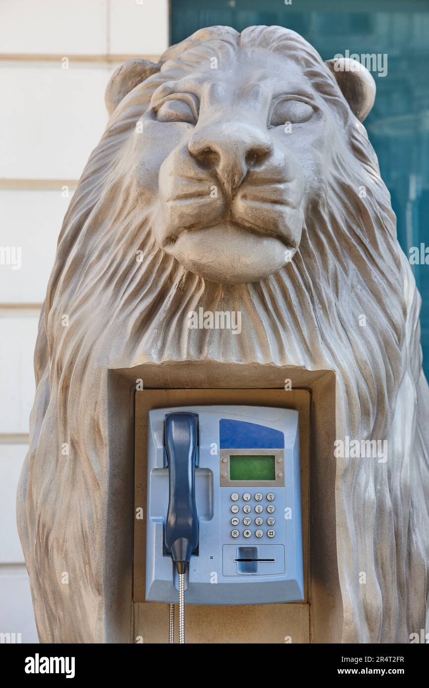 Telephone box sculpture hi-res stock photography and images - Alamy
