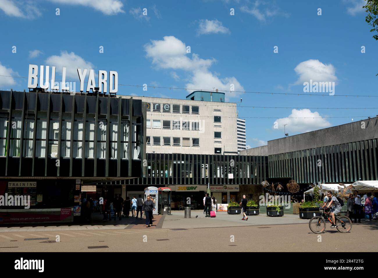 Coventry shops shopping centre uk hi-res stock photography and images ...