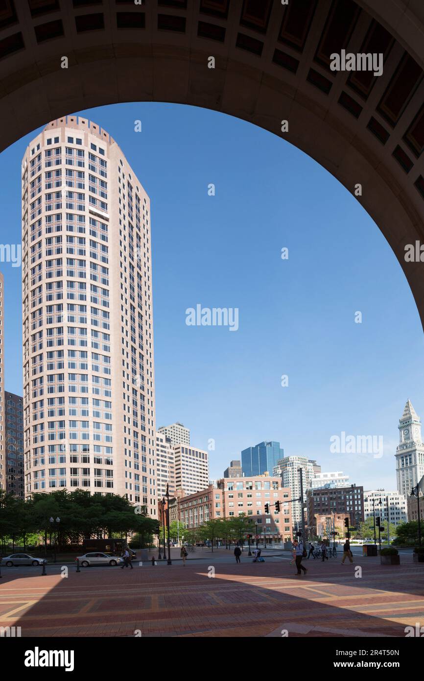 USA, Massachusetts, Boston, Archway to office skyscraper and skyline ...