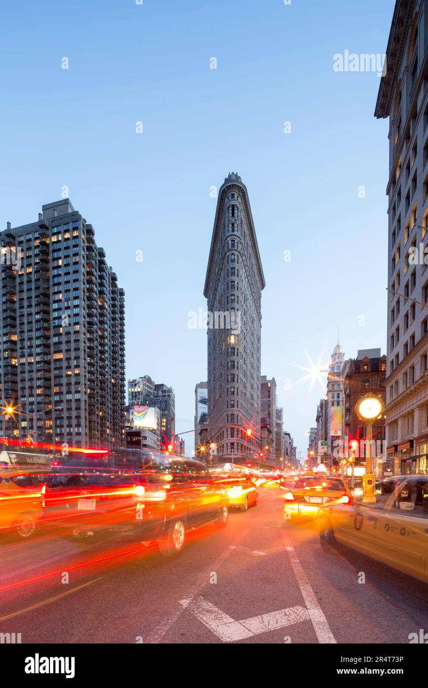 Wedge shaped building hi-res stock photography and images - Alamy