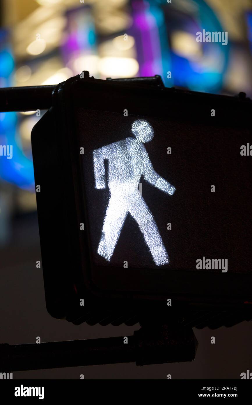 Pedestrian crossing sign new york hi-res stock photography and images ...