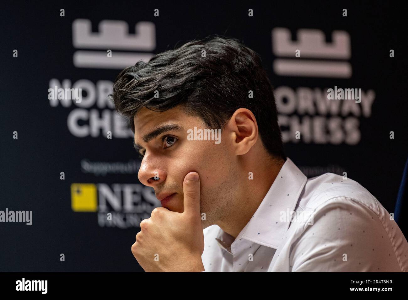 Stavanger 20230529.Aryan Tari plays blitz chess during Norway Chess ...