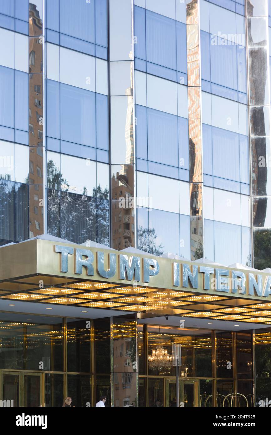 Trump international hotel new york hi-res stock photography and images ...