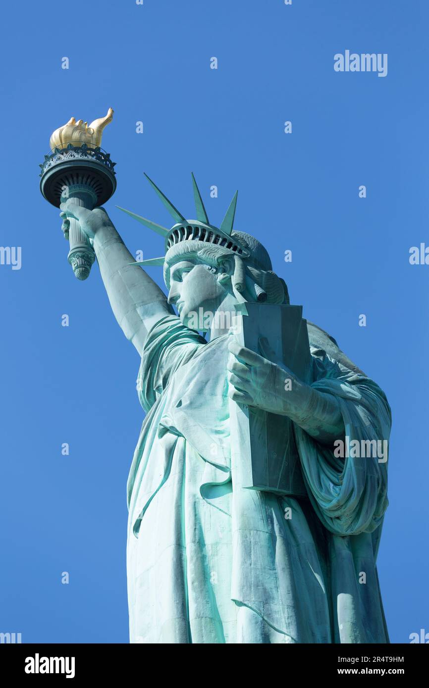 US, New York, Close up of Miss liberty on Liberty Island Stock Photo ...