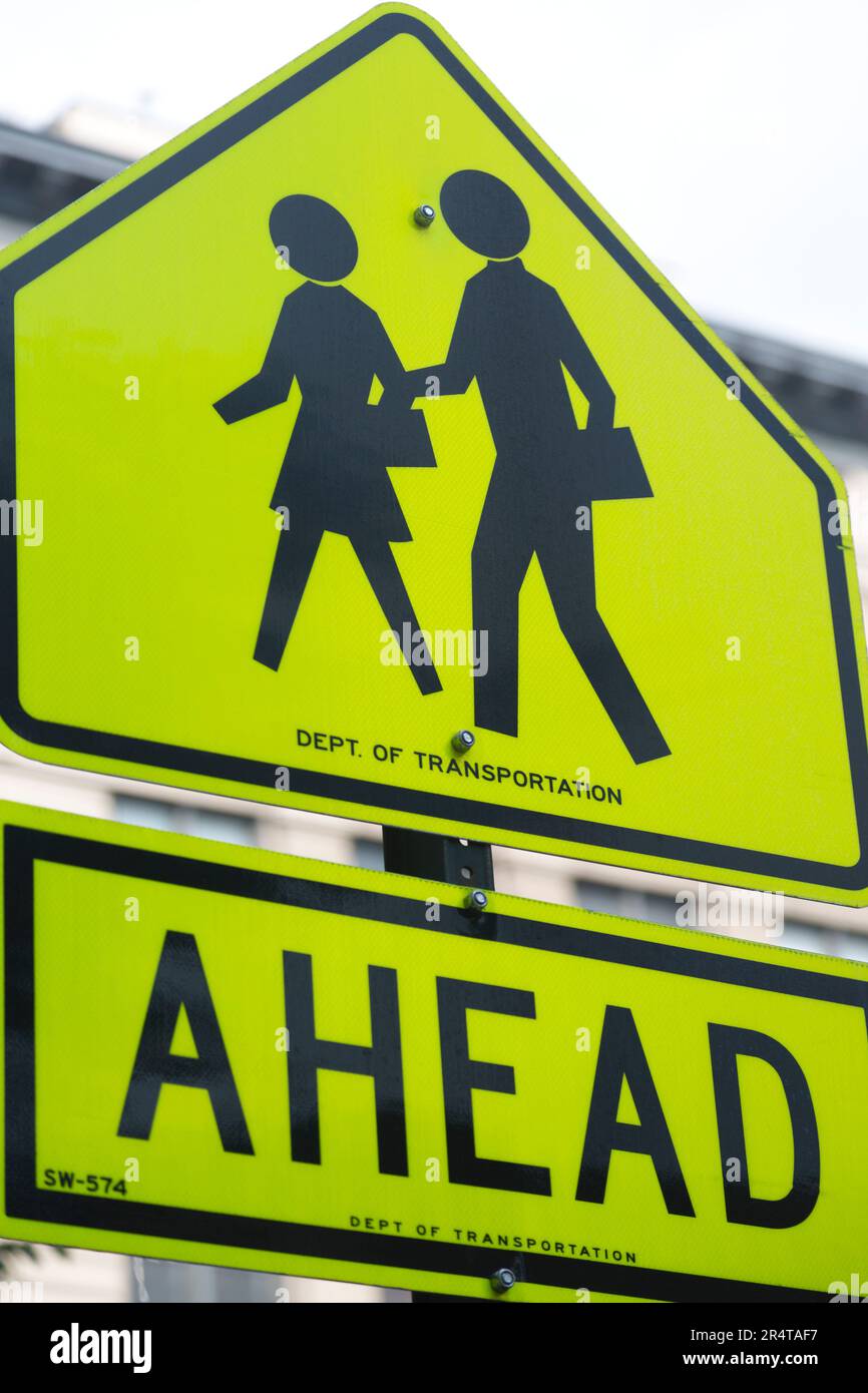 School signage hi-res stock photography and images - Alamy
