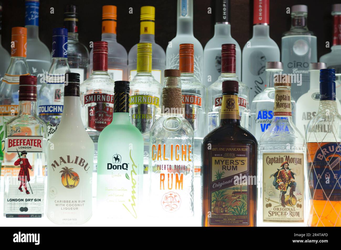 Bar bottles hi-res stock photography and images - Alamy