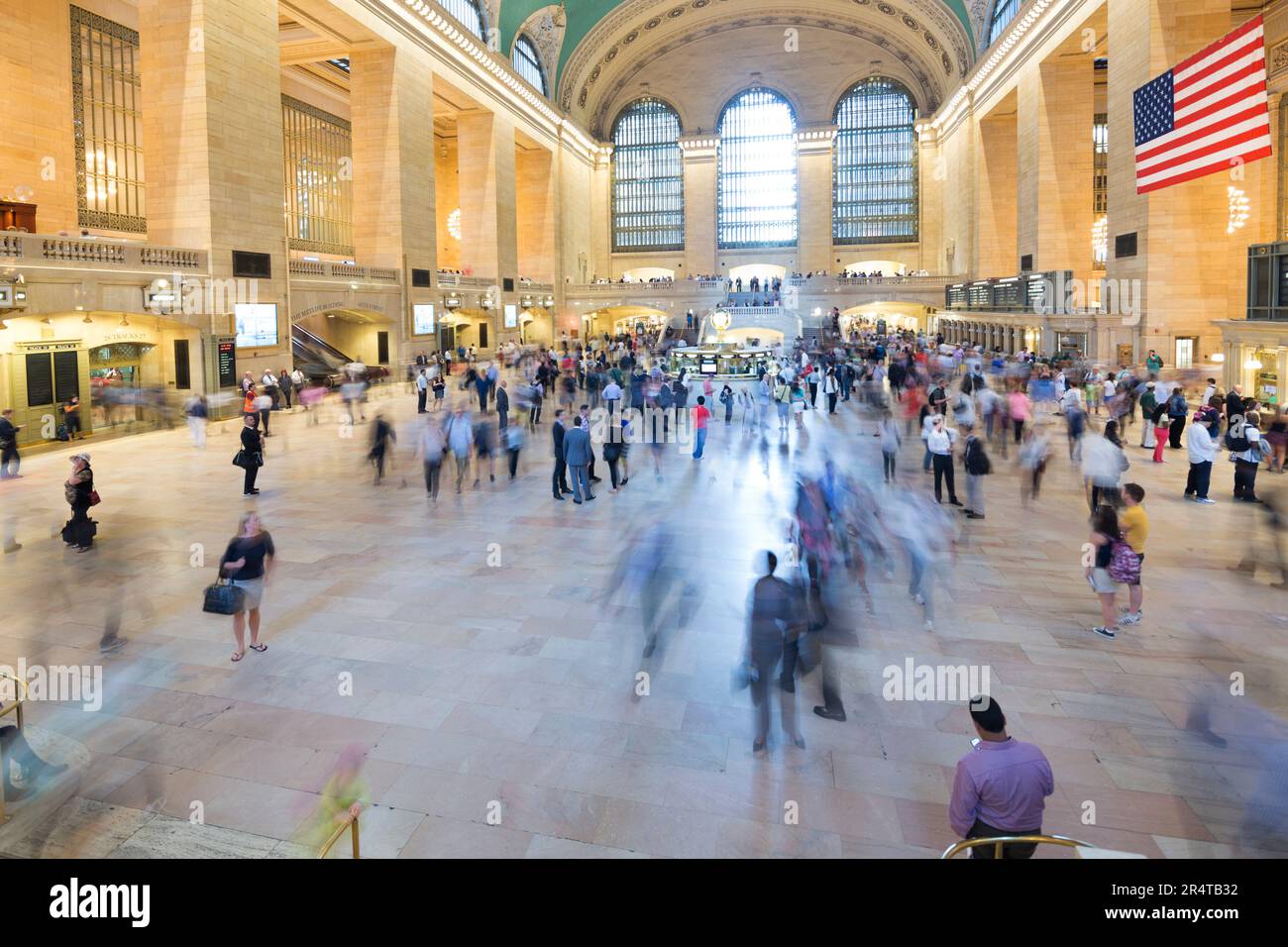 US, New York, inside the main hall of Grand Central Terminus building ...