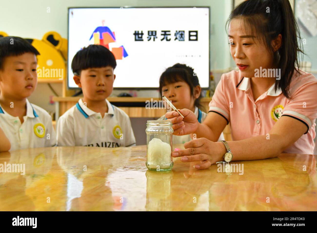 China smoking children hi-res stock photography and images - Alamy
