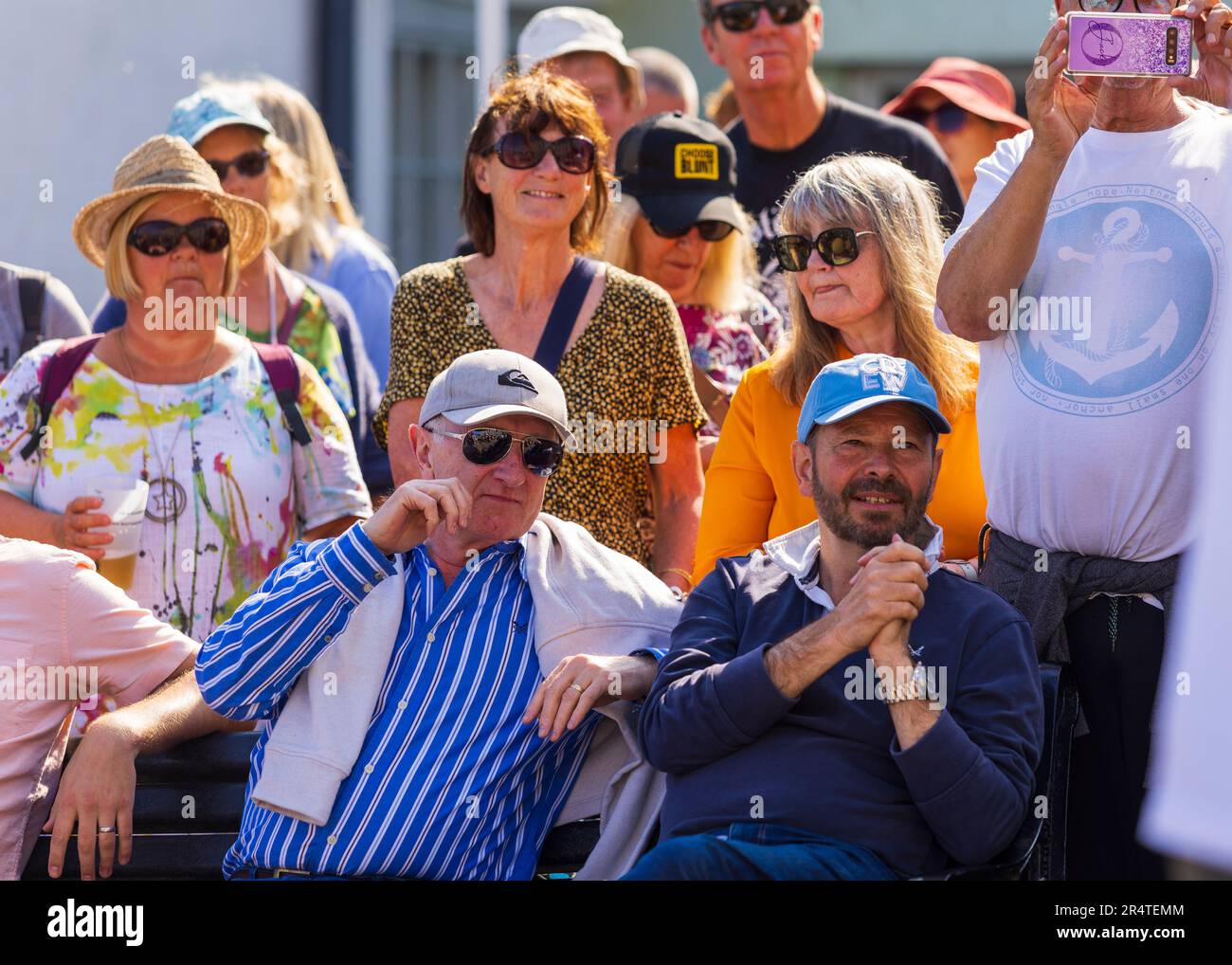 The crowd enjoying some music, Dartmouth Arms, Dart Music Festival ...