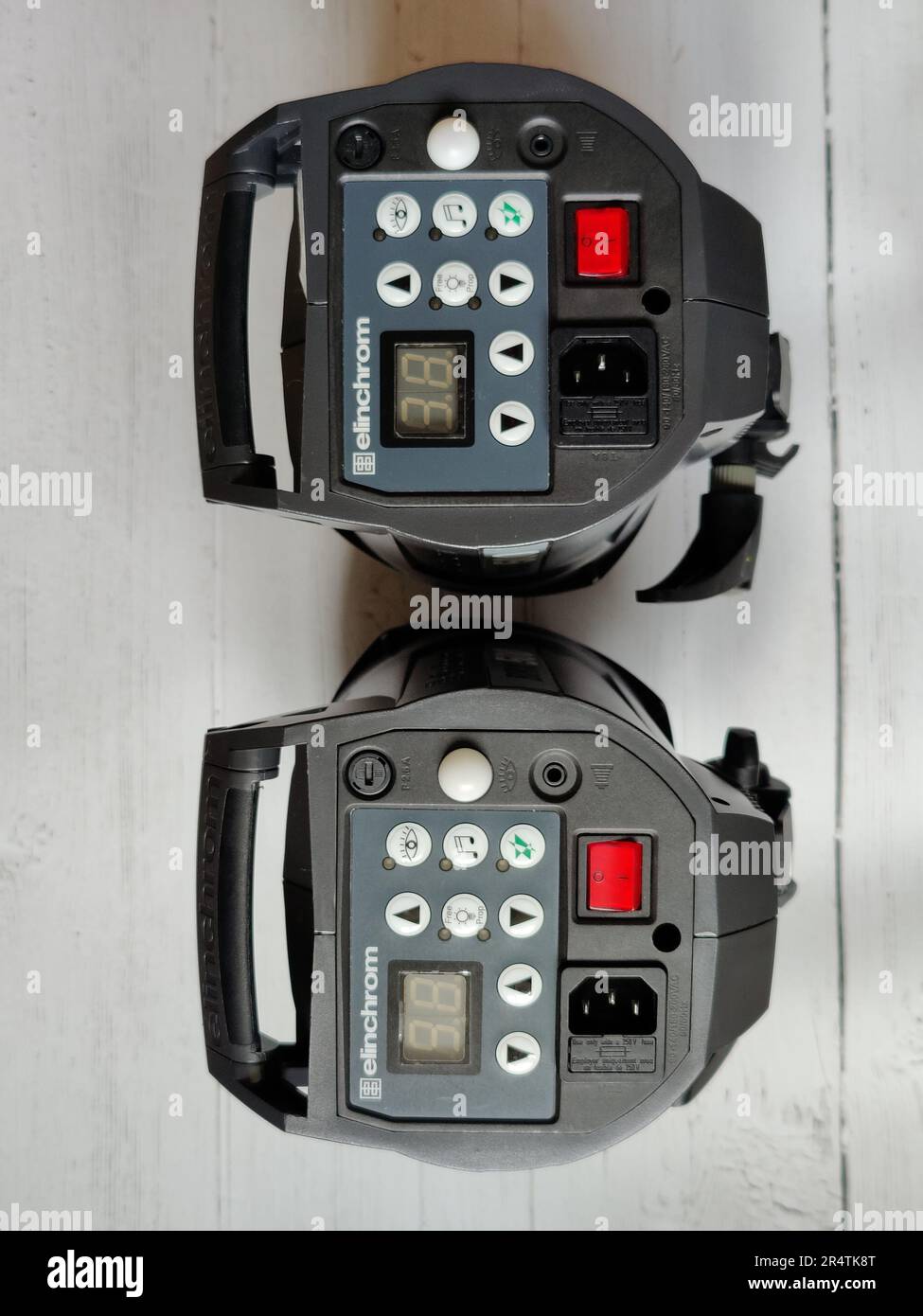 Flash heads hi-res stock photography and images - Alamy