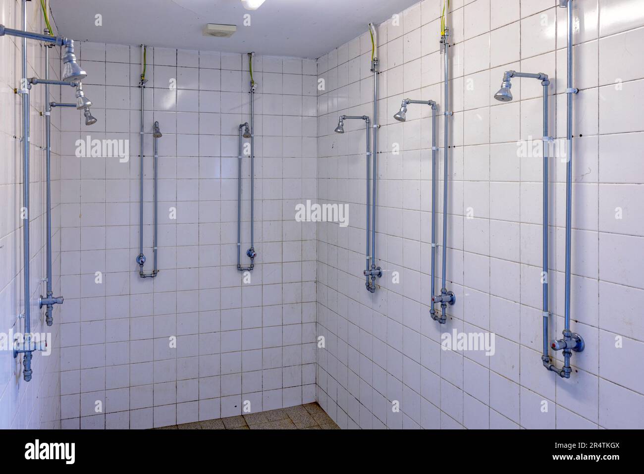 Taking showers hi-res stock photography and images - Alamy