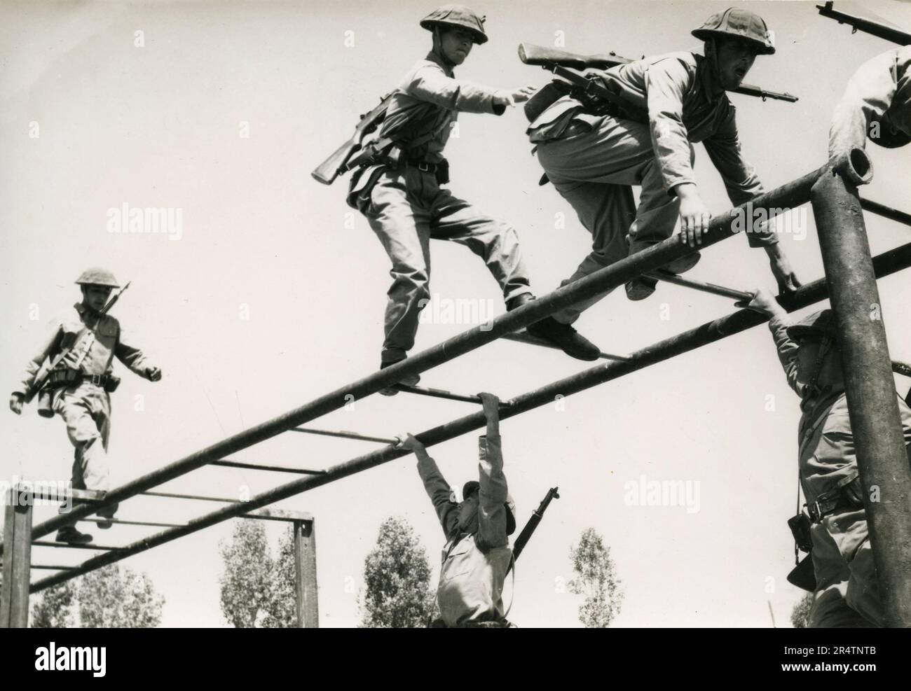1960s british soldiers hi-res stock photography and images - Alamy