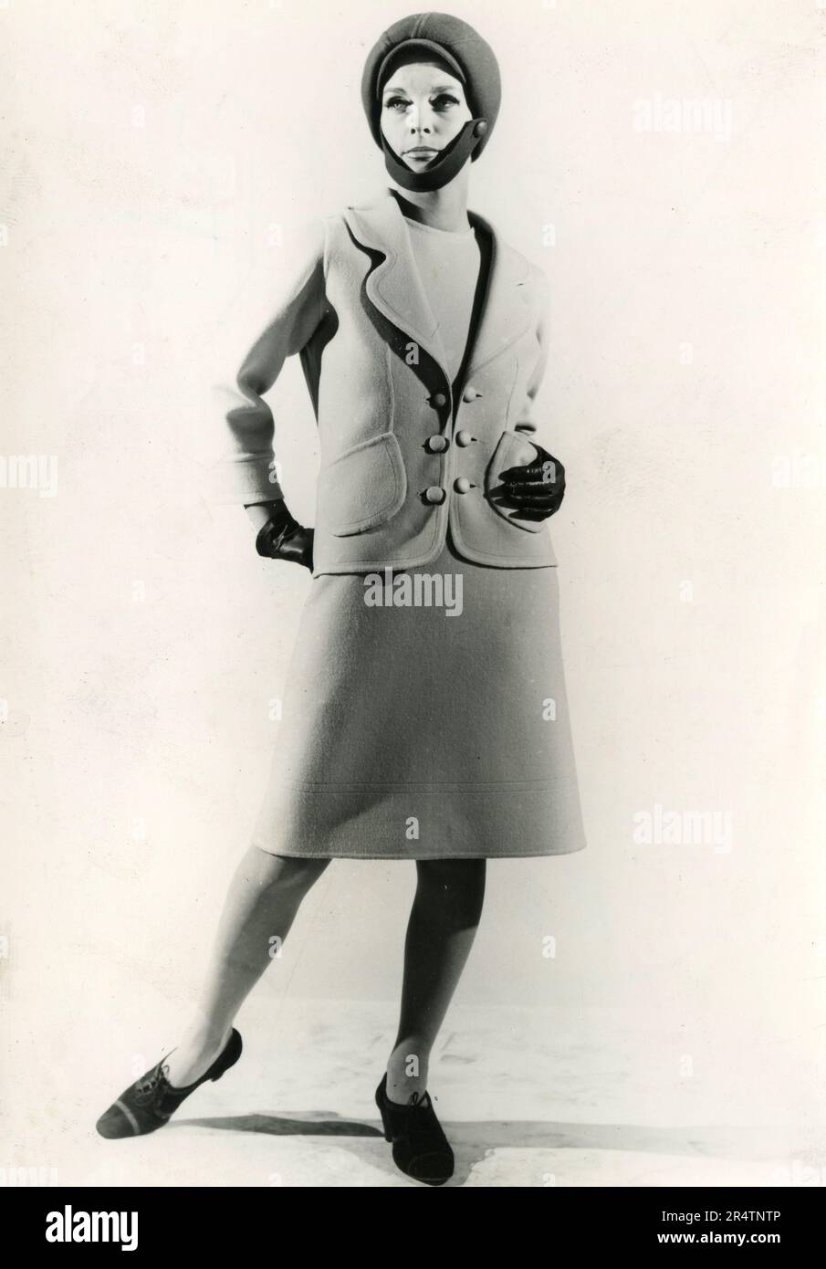 Women model 1960s hi-res stock photography and images - Alamy