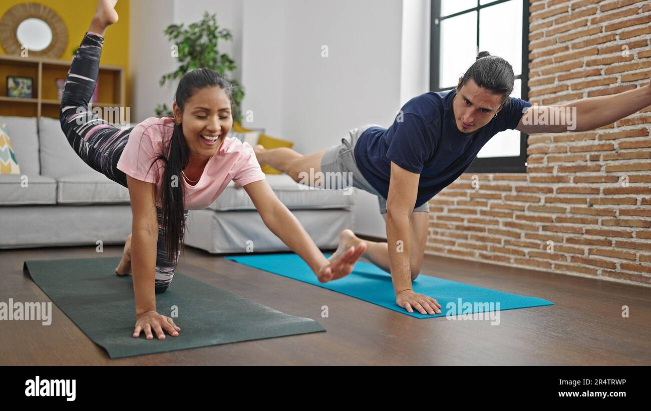 Man woman couple training core hi-res stock photography and images - Alamy