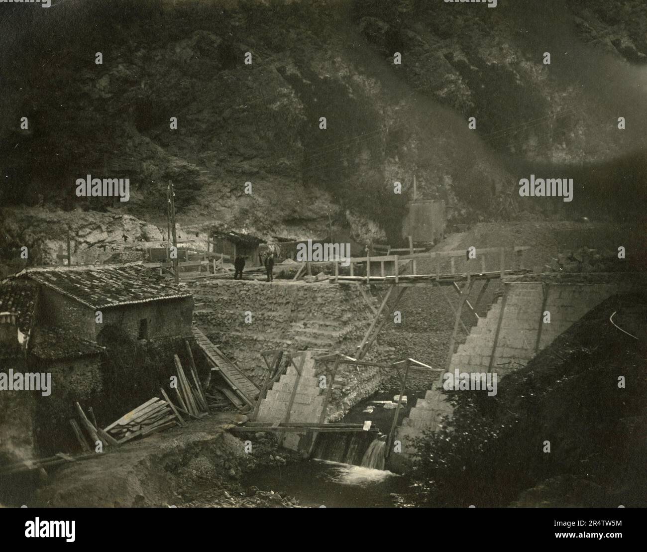 Working dam hi-res stock photography and images - Alamy