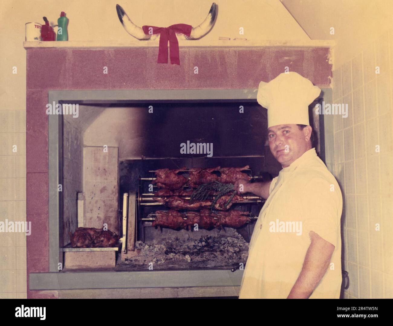 Cooking 1950s hi-res stock photography and images - Alamy