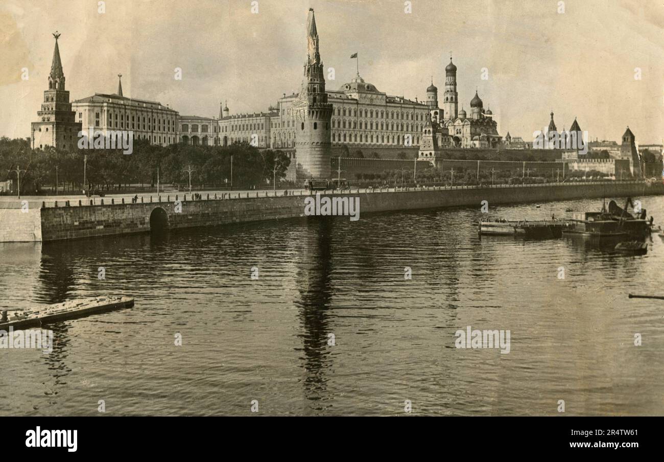 Russia 1930s hi-res stock photography and images - Alamy