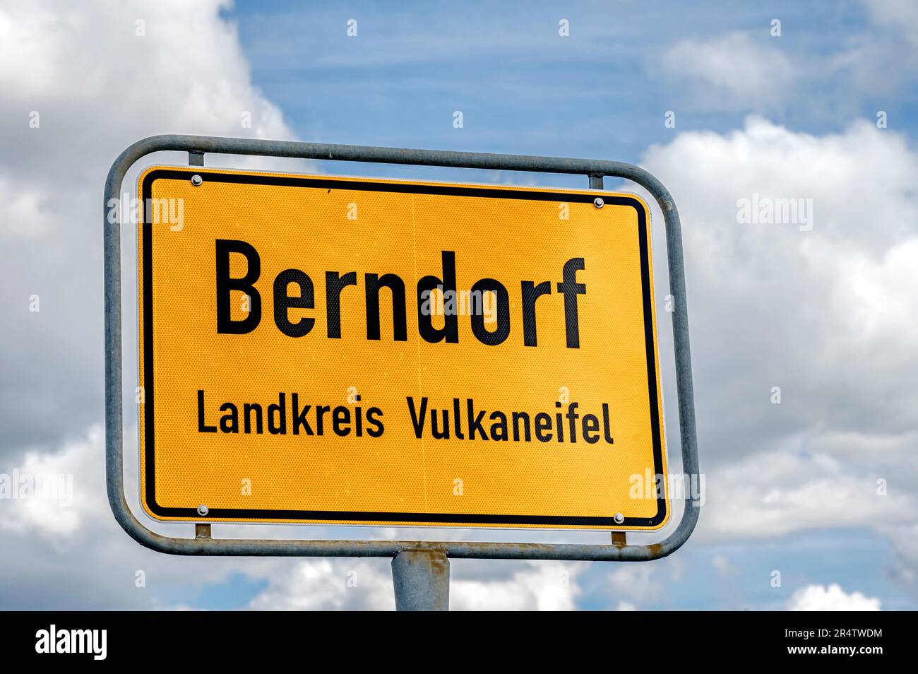 Berndorf (Eifel, Deutschland): Ortsschild; place-name sign Stock Photo ...