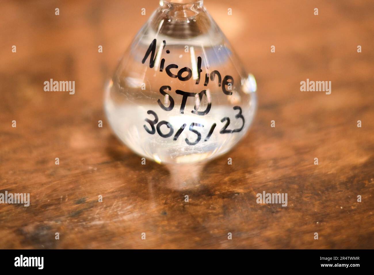 Nicotine testing hi-res stock photography and images - Alamy