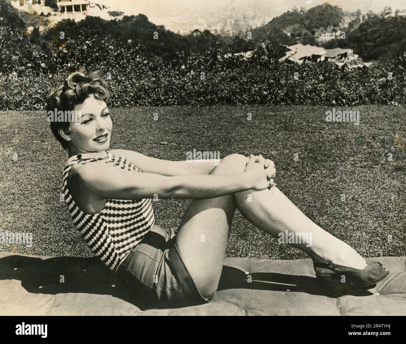 American actress Jeanne Crain in the movie Gentlemen Marry Brunettes ...
