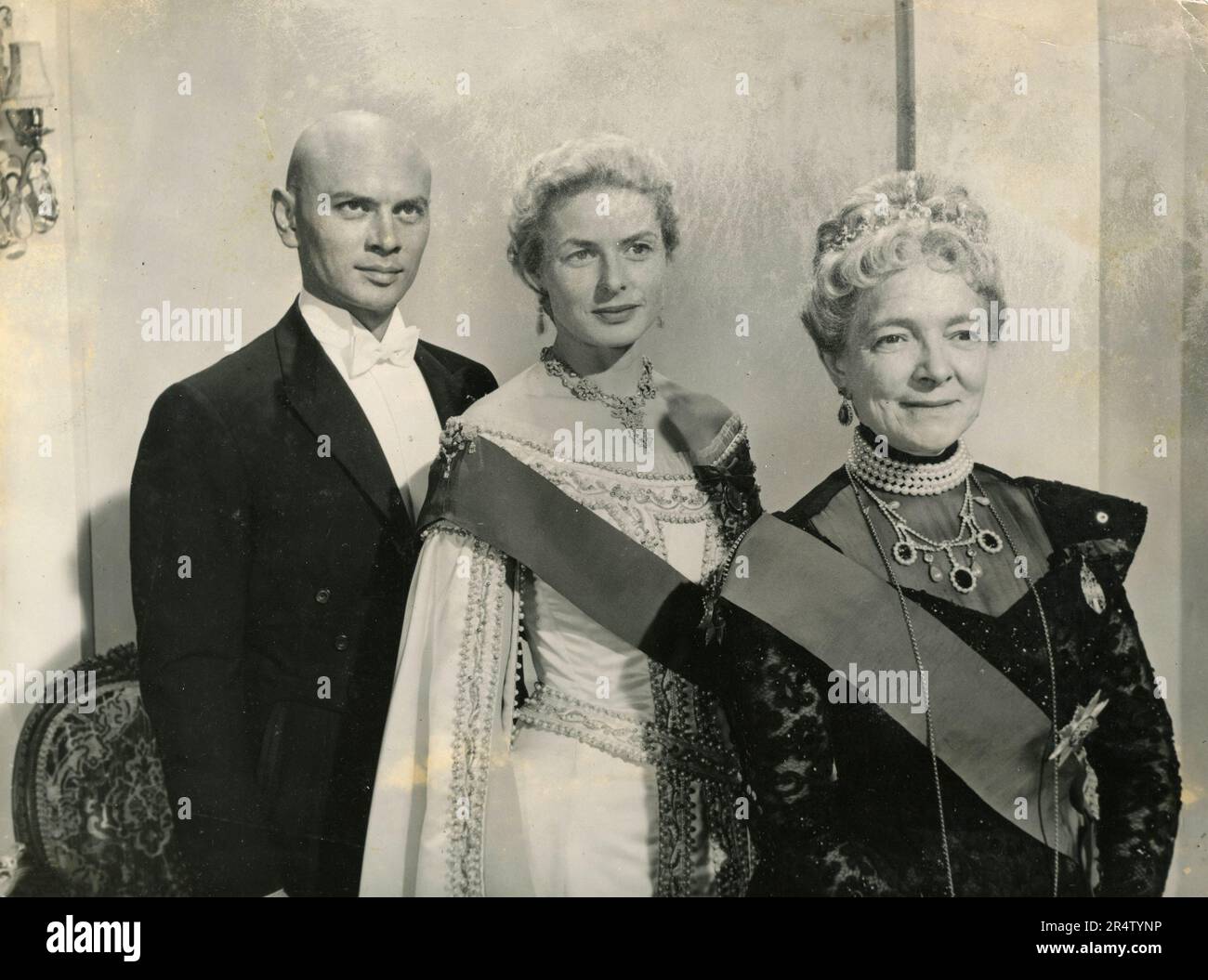 Actors Yul Brynner, Ingrid Bergman and Helen Hayes in the movie ...