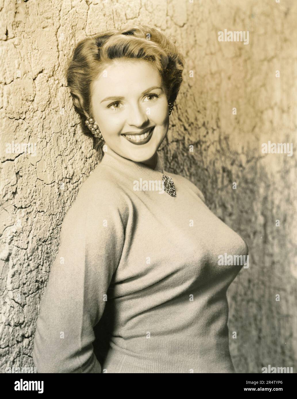 American actress Mala Powers smiling, USA 1954 Stock Photo - Alamy