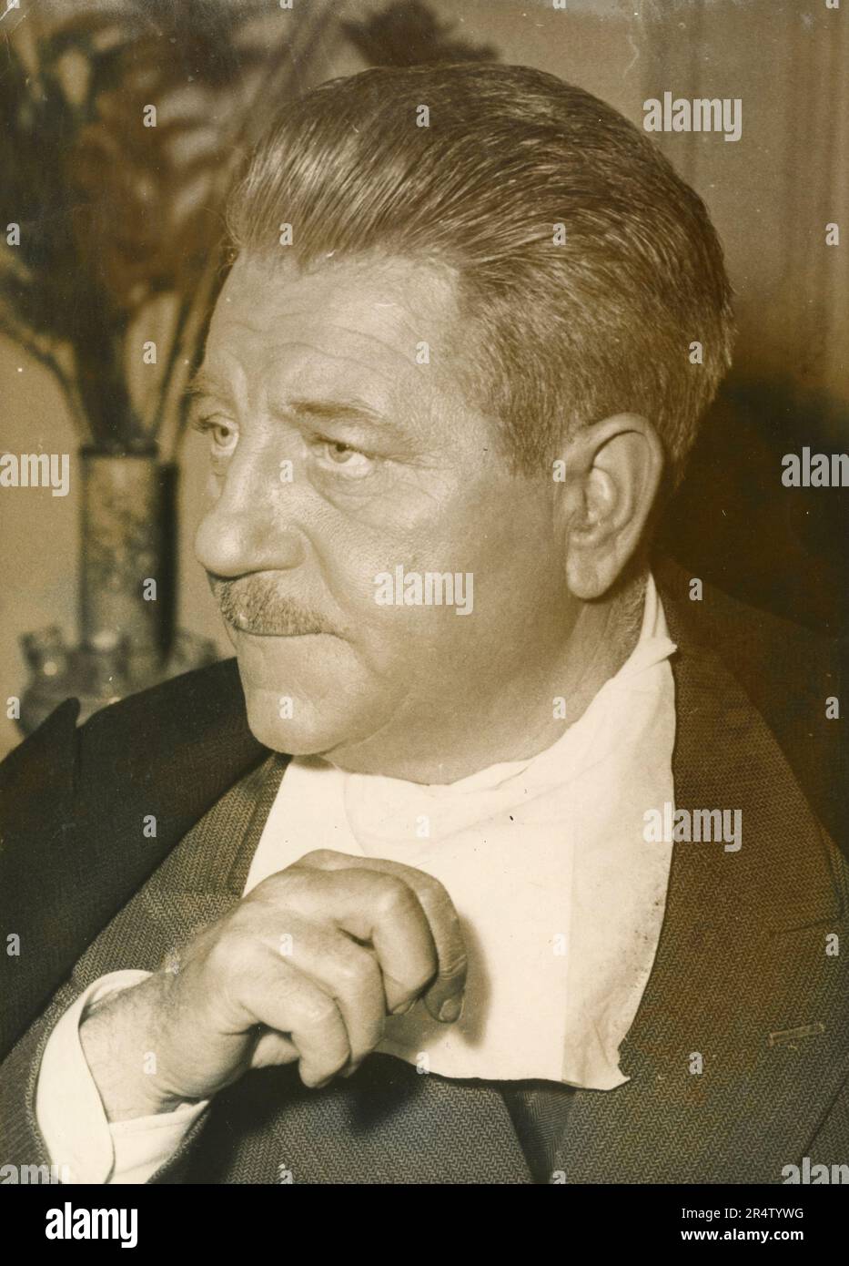 French actor Jean Gabin at the makeup, France 1954 Stock Photo - Alamy