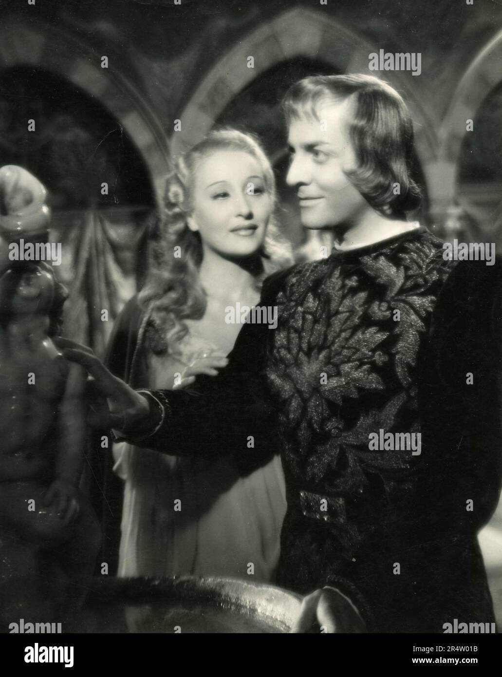 Italian actors Clara Calamai and Osvaldo Valenti in the movie The ...