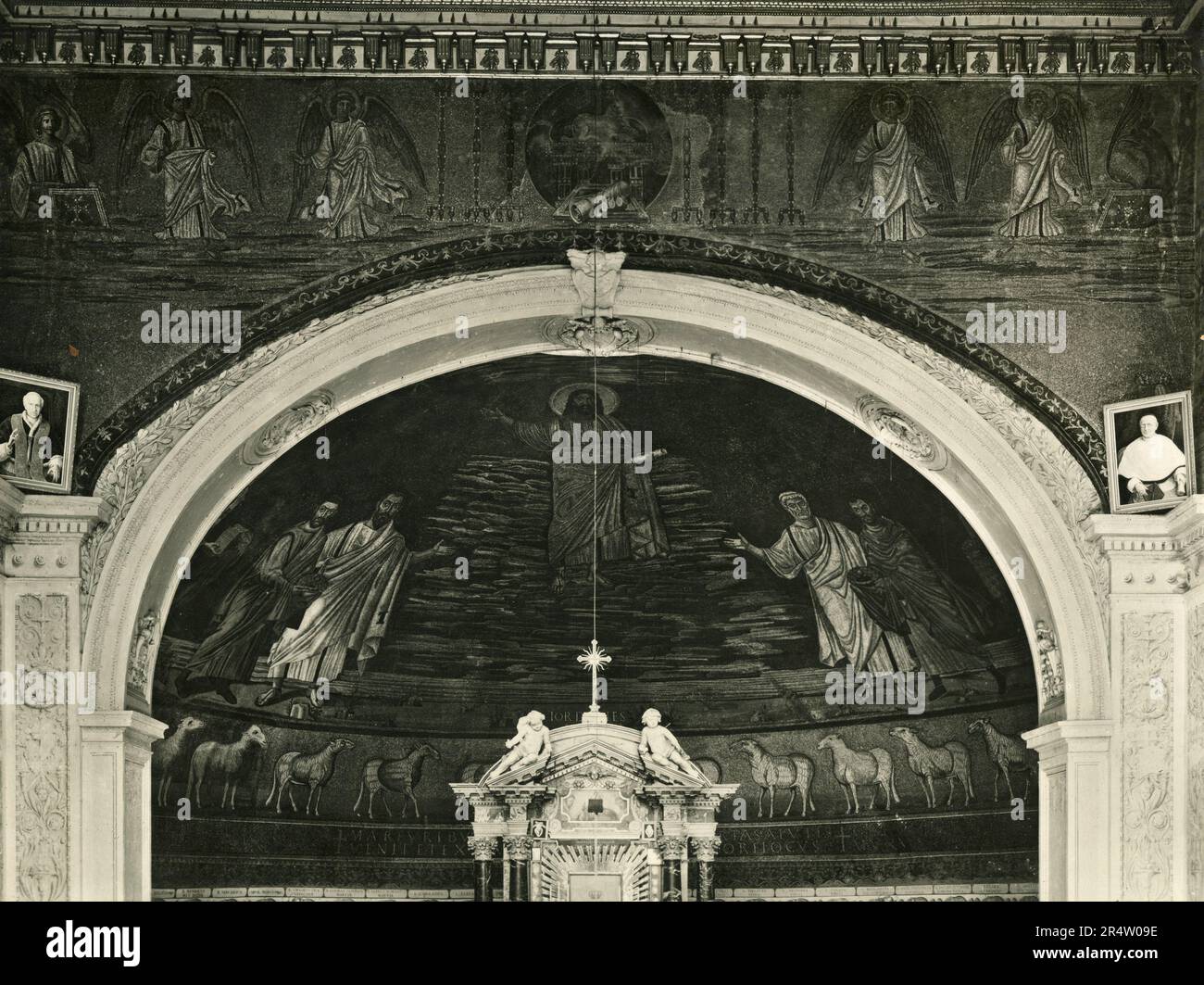 Large Arch mosaics and vault of the apse in the SS Cosma and Damiano ...