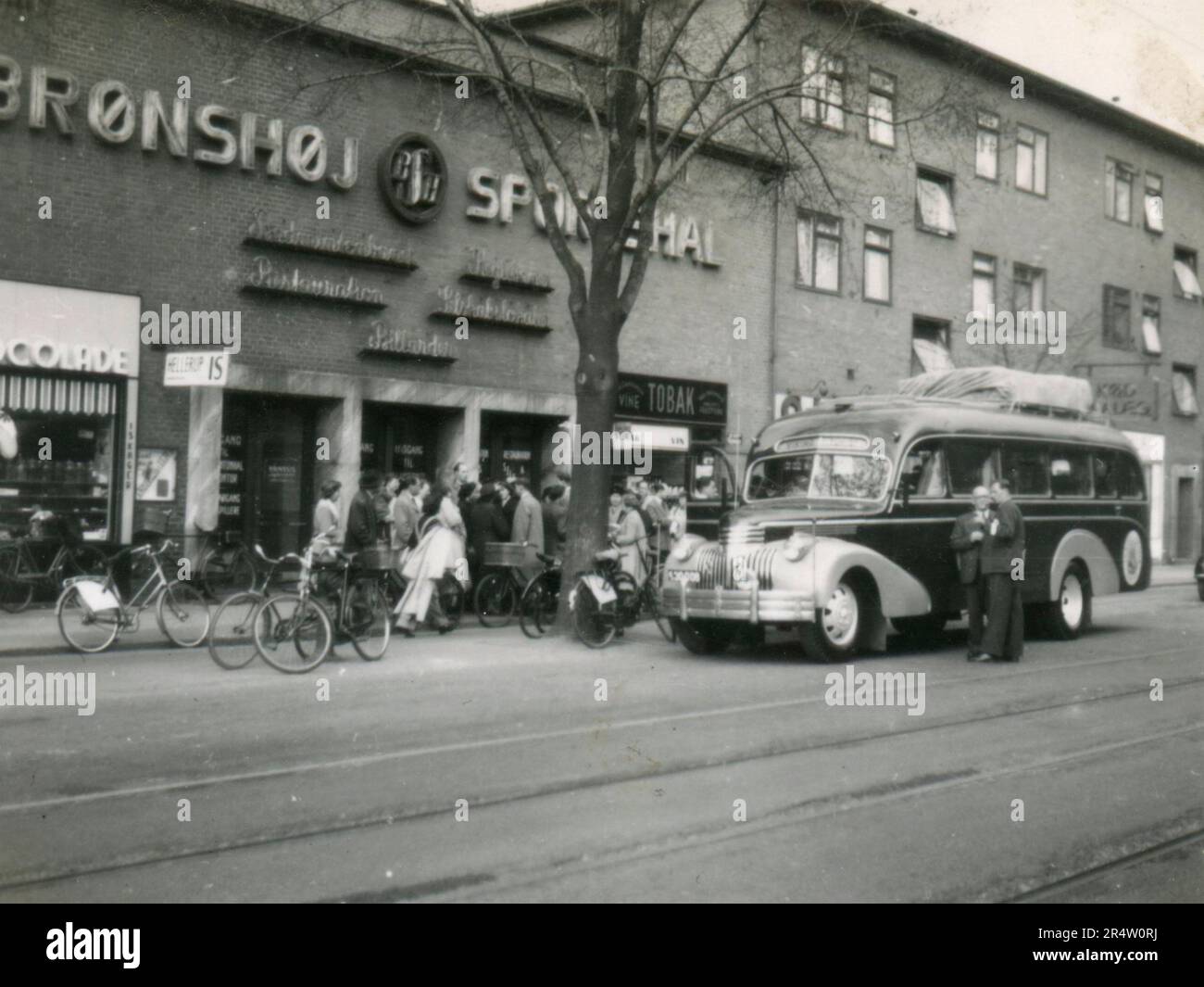 Viking Bus collecting Danish tourists, Copenhagen, Denmark 1951 Stock ...