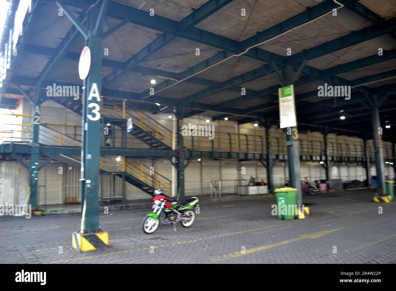 Construction beam and columns hi-res stock photography and images - Alamy