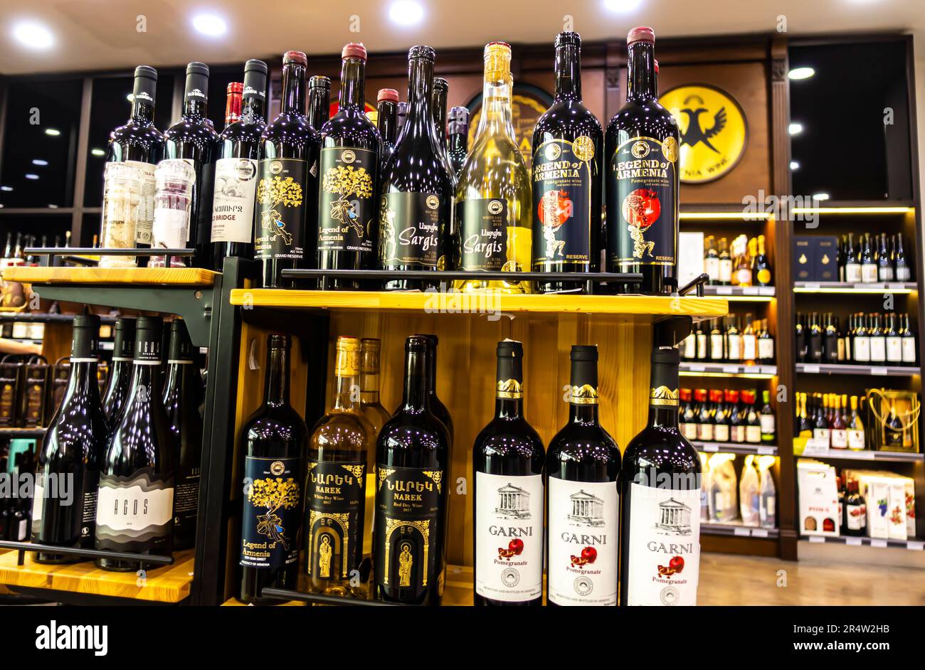 Airport duty free alcohol hi-res stock photography and images - Alamy